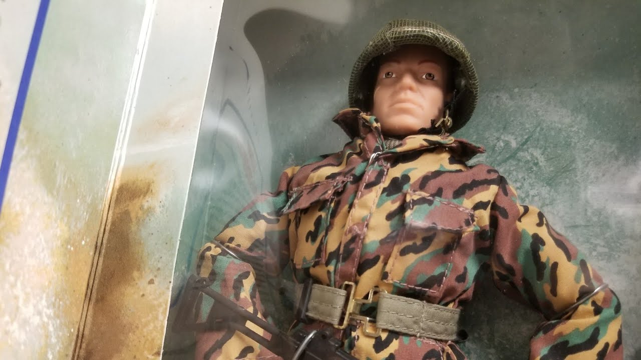 GIJOE BELGIAN PARA-COMMANDO FIGURE REVIEW - YouTube