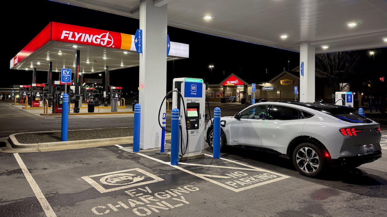 Testing out Flying J with GM's new EV chargers in Caldwell Idaho! - YouTube