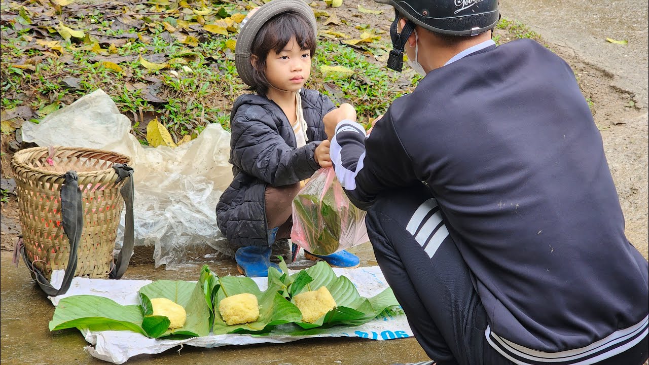 Poor girl - Under the cold rain, boiled and sold, she was very happy to ...