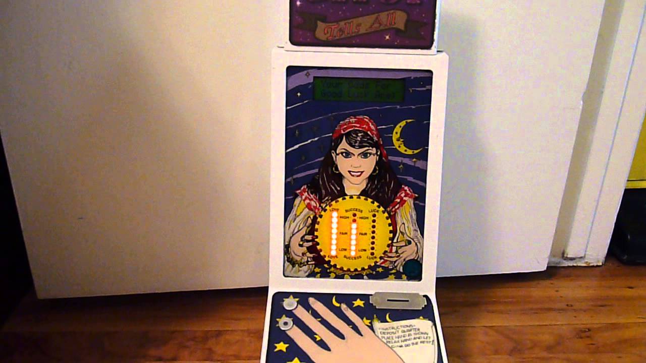 FORTUNE TELLER GYPSY VENDING MACHINE - YouTube