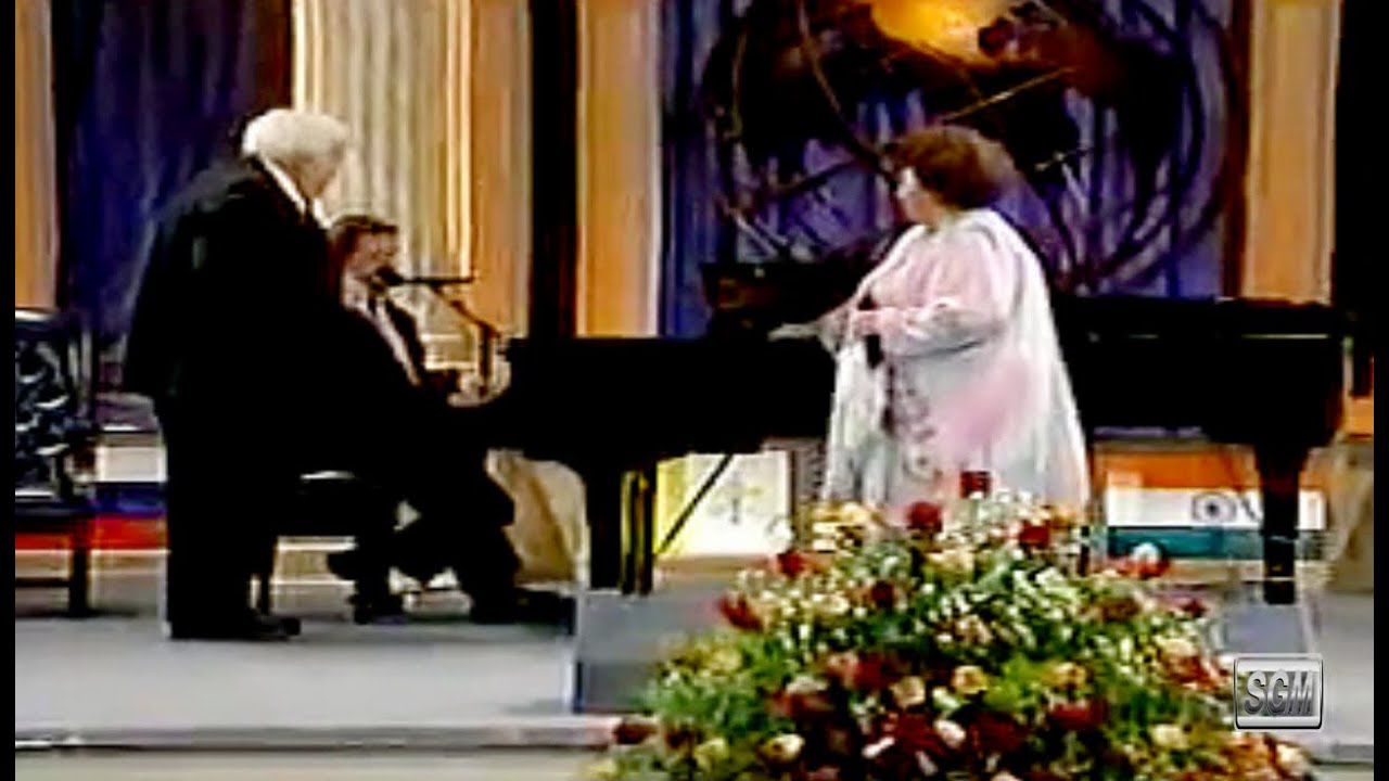 Vestal Goodman - Looking For A City - YouTube