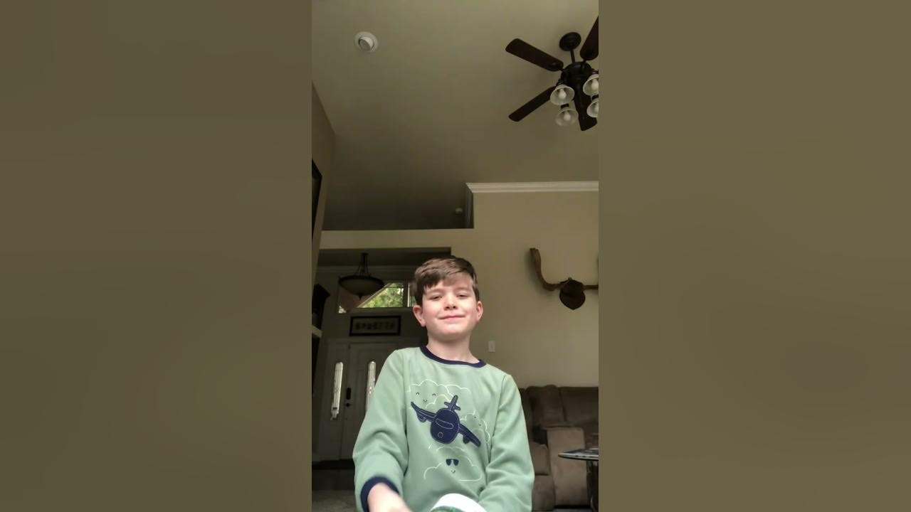 Un día una señora se trago un cacto (READ ALOUD IN SPANISH) - YouTube