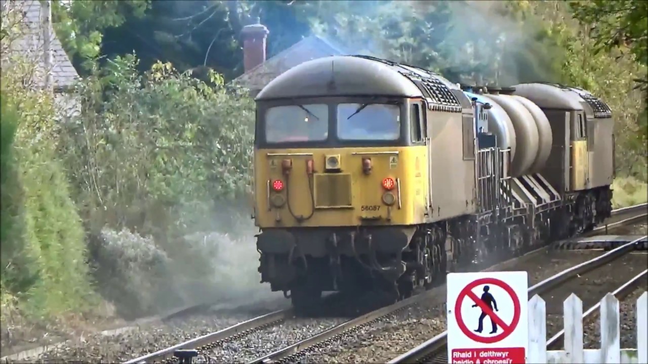 Trains at Llanfairpwllgwyngyllgogerychwyrndrobwllllantysiliogogogoch ...