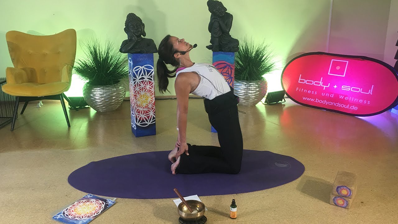 Yoga Beginner’60 Session 2.0_10 powered by Michaela - YouTube