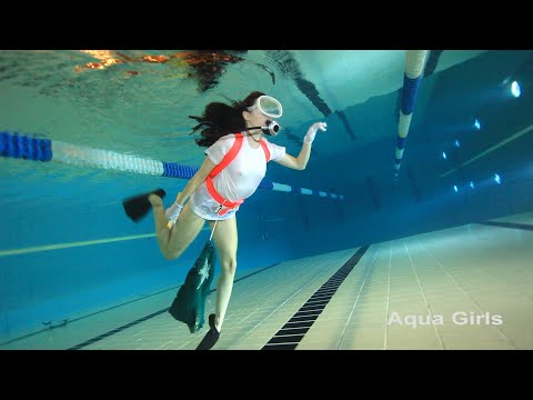 The Deep - Wet t-shirt scuba girl
