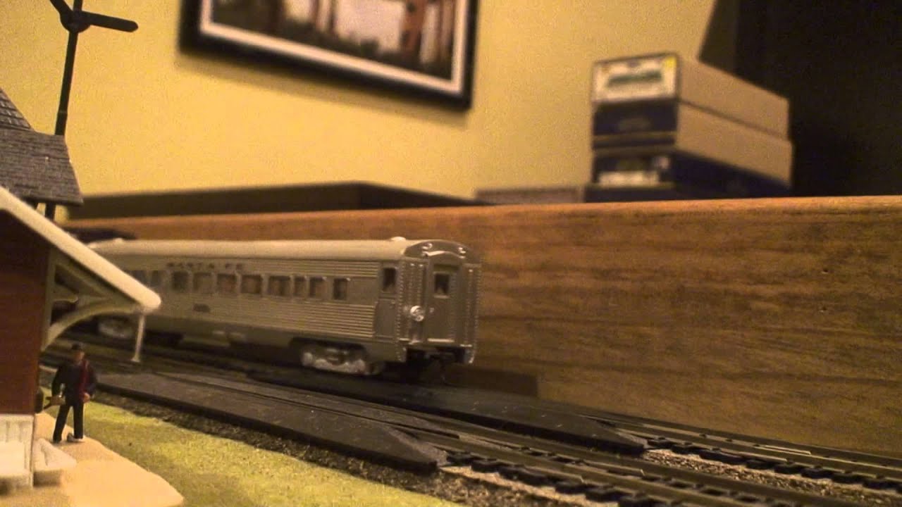 Running an HO Executive Train Led by UP #8419 - YouTube