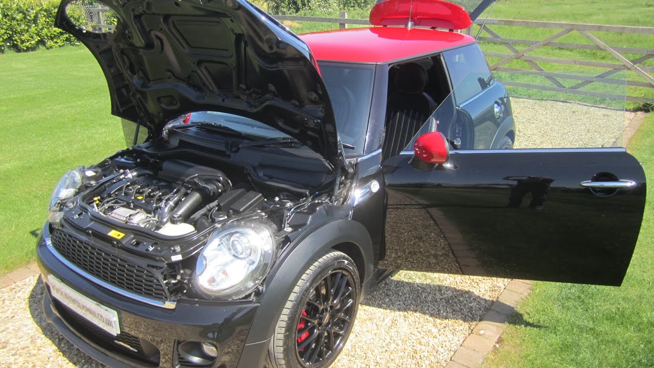 Mini John Cooper Works (Chilli Media Pack) - YouTube