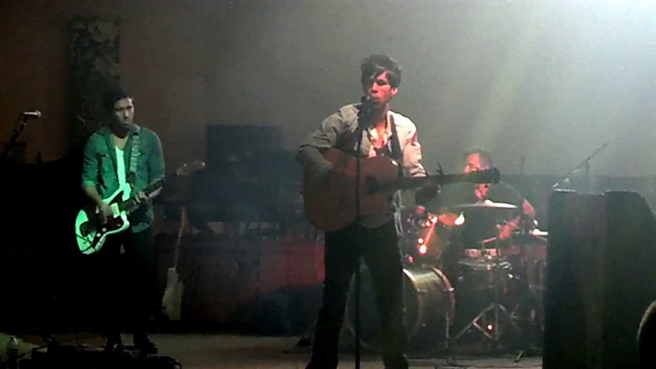 Cloverton performs Green Light - YouTube