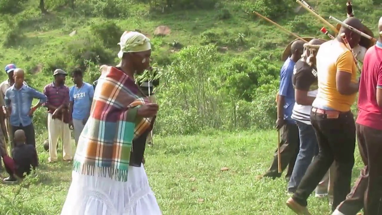 Udwendwe: Ukuthethwa kwedlozi - YouTube