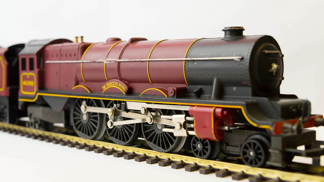 Unboxing the Princess Royal By Tri ang - YouTube