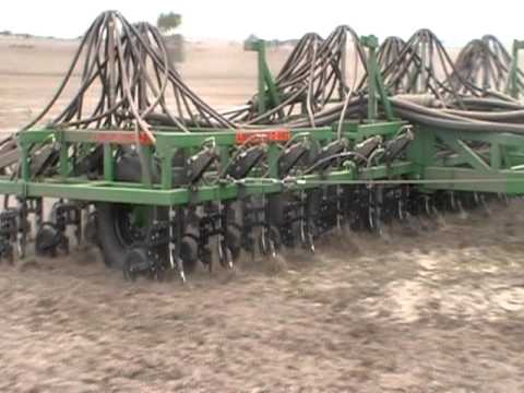 Ausplow DBS 'D' Series Auseeders with Multistream - YouTube