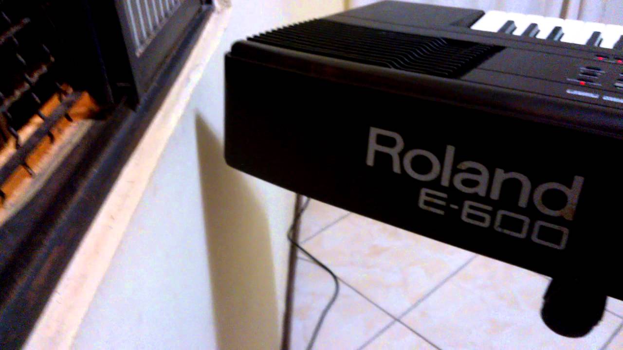 TECLADO ARRANJADOR ROLAND E-600 COM VOCALISTE - YouTube