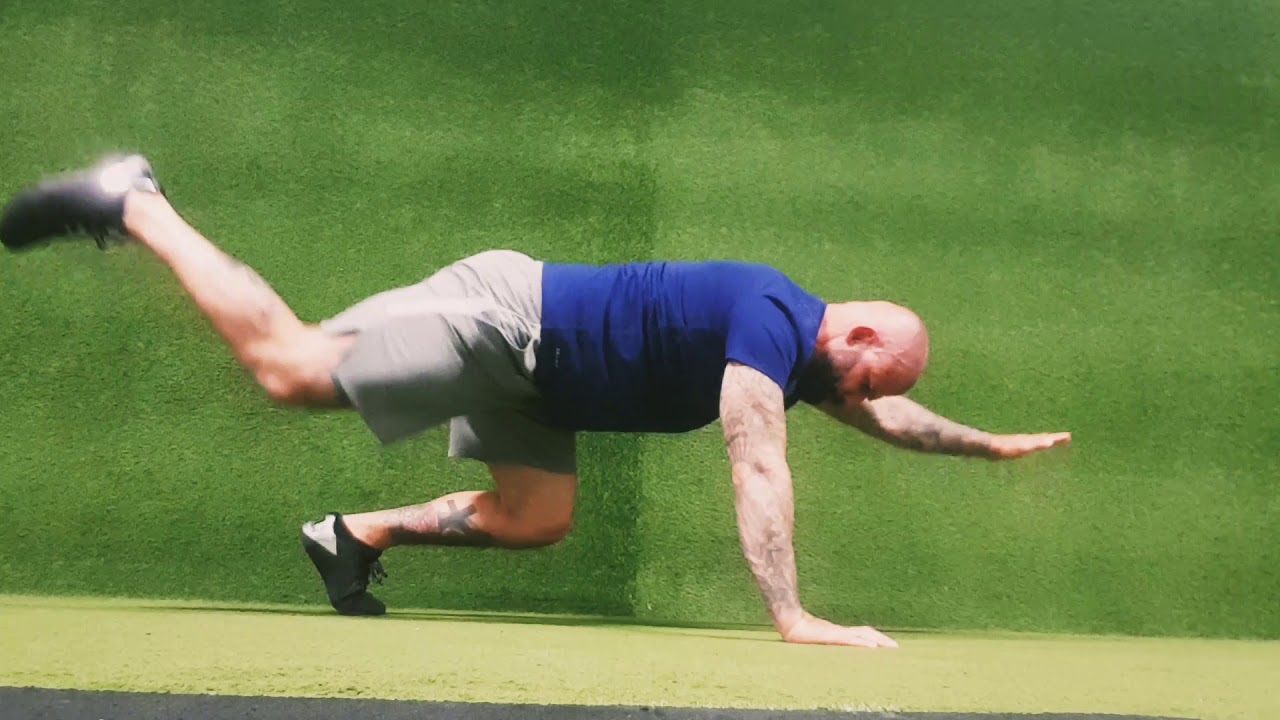 Alternating Bear Plank Hold - YouTube