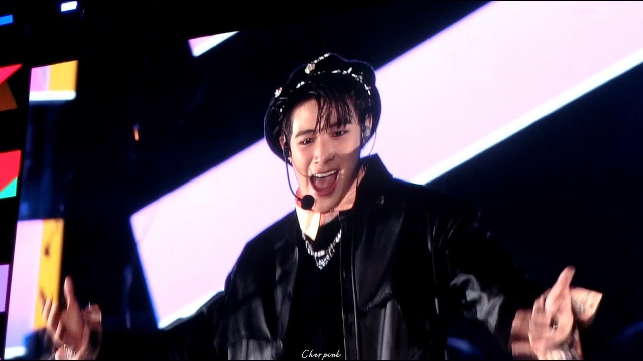 Max Nat - What Makes You Beautiful (Fancams) | Octopop 2022 - YouTube