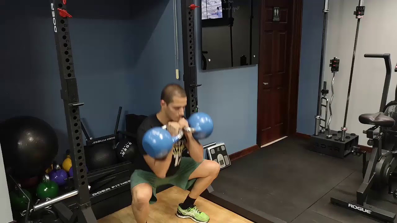 Sentadilla con 2 Kettlebells en rack front - YouTube