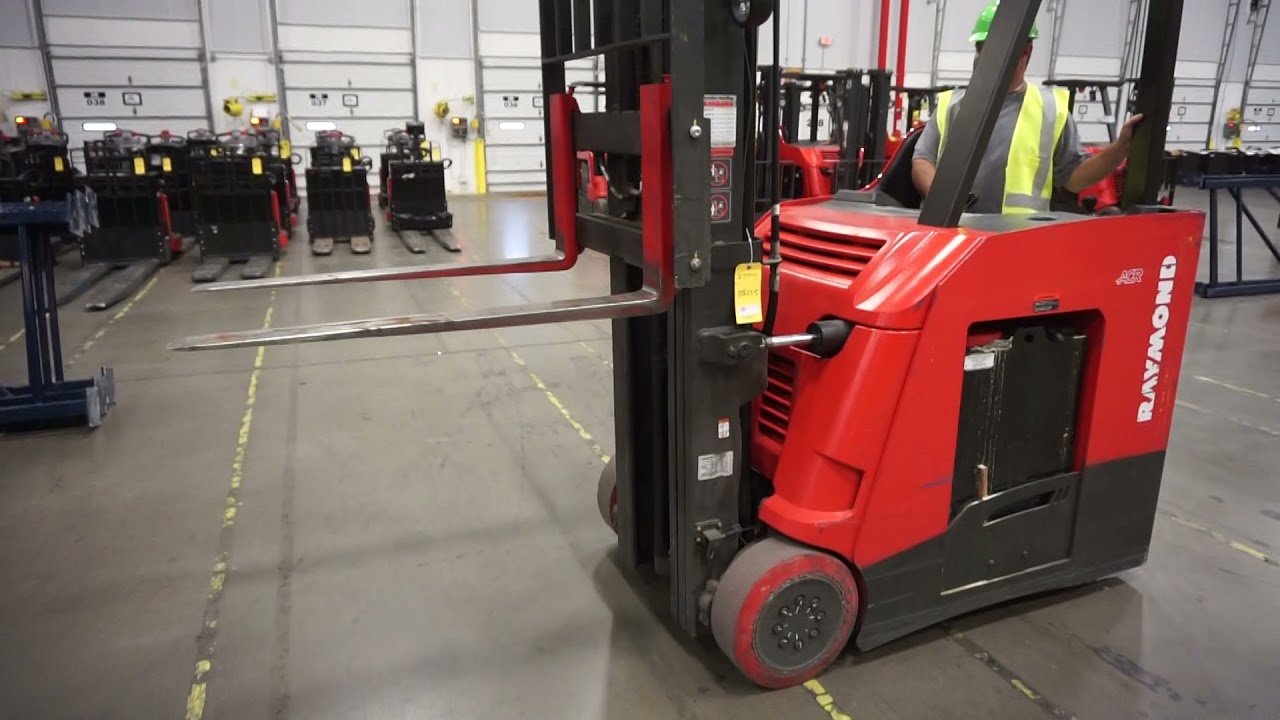 Raymond 425 C40TT Docker Stand Up Electric Forklift - Tag #218235 - YouTube
