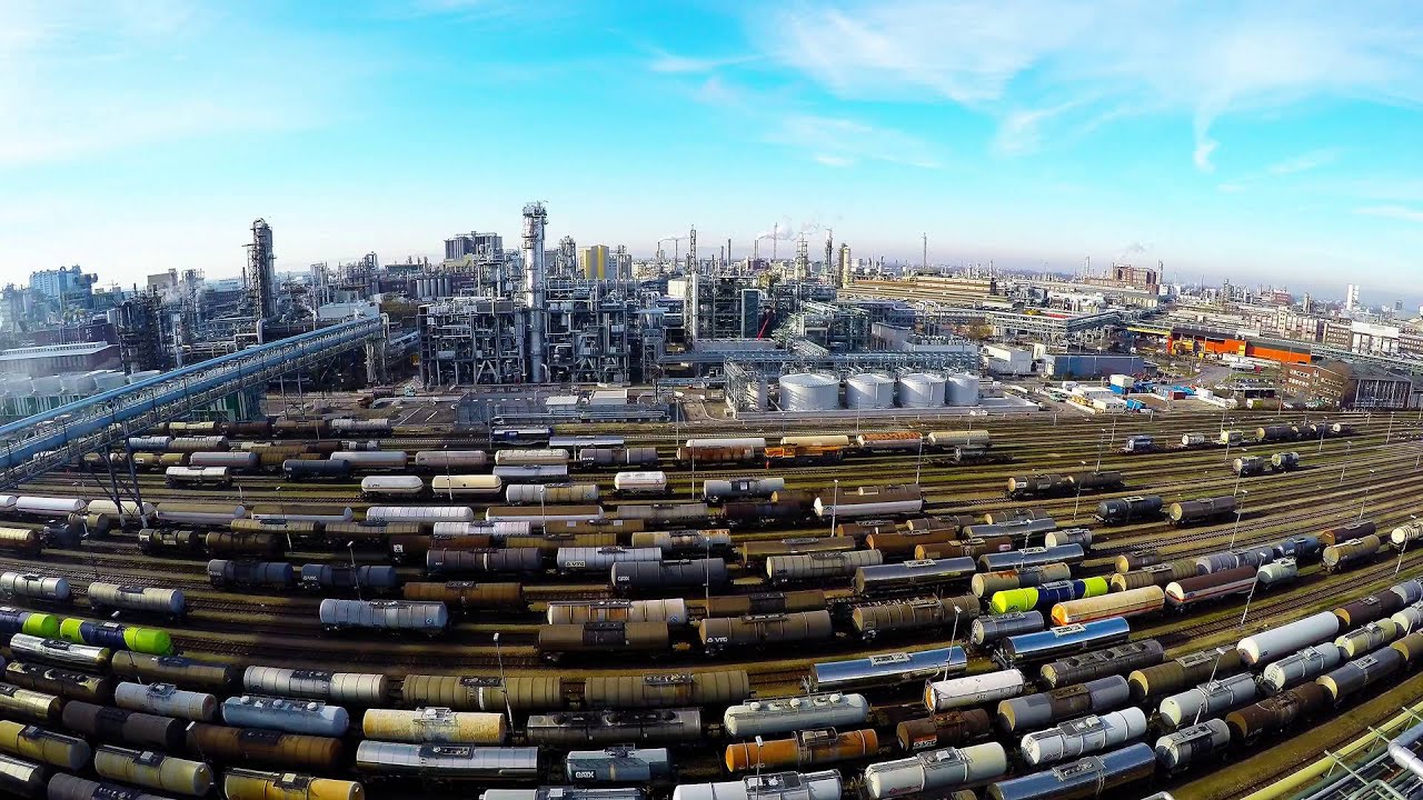 BASF Ludwigshafen - 4k Time lapse - YouTube