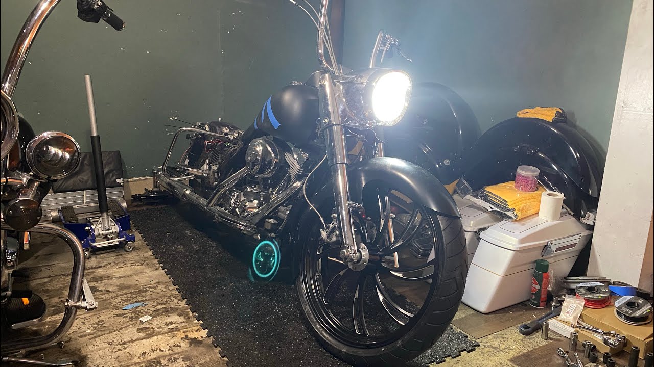 GIVEAWAY ROAD KING GETS AIR RIDE - YouTube