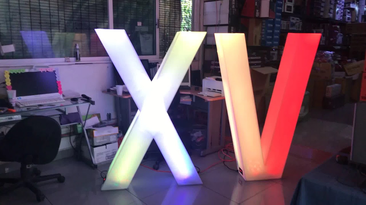 POderosas letras XV iluminado LED NEONMANIA - YouTube