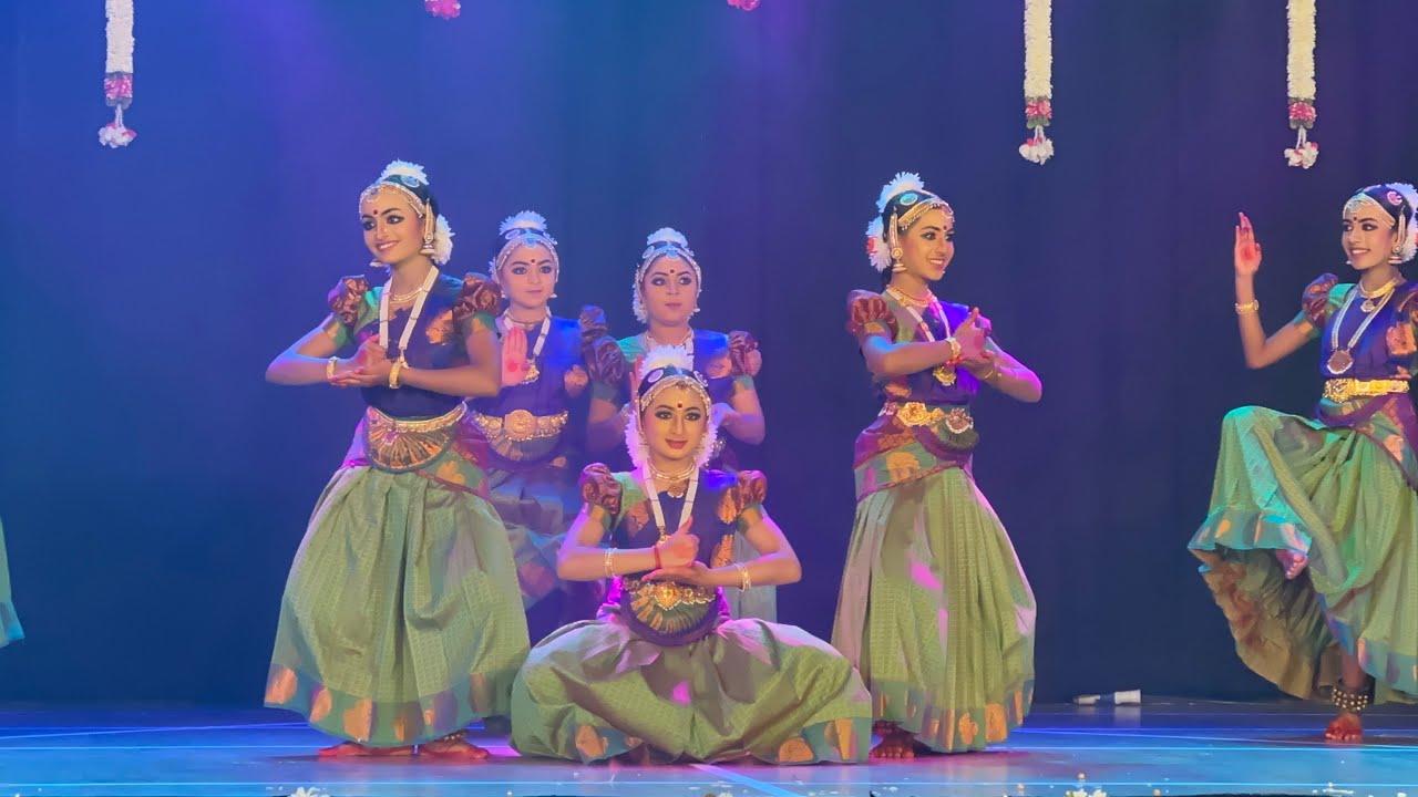 Pushpanjali Dance - PRAYUKTHI 2023 : Alaika with her dear Friends - YouTube