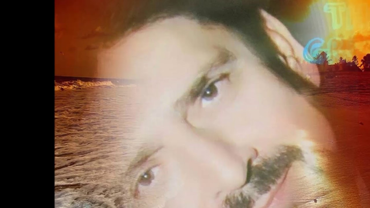 ΓΥΡΕ ΣΤΟ ΠΛΑΙ ΜΟΥ ΚΑΙ ΜΗΝ ΜΙΛΑΣ...(Η ΜΟΥΣΙΚΗ) !!!COVER.JONNY THE GREEK ...