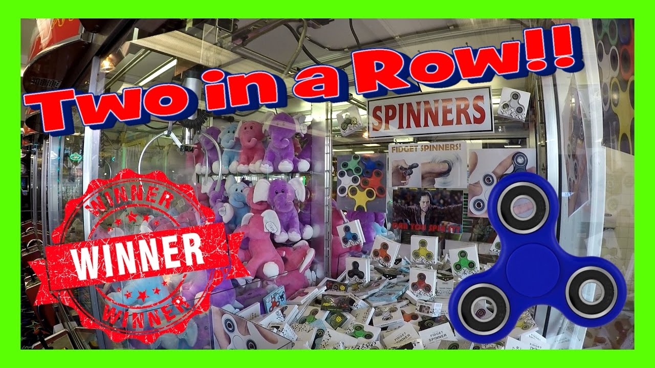 FIDGET SPINNERS CLAW MACHINE - TWO WINS IN A ROW!! - YouTube