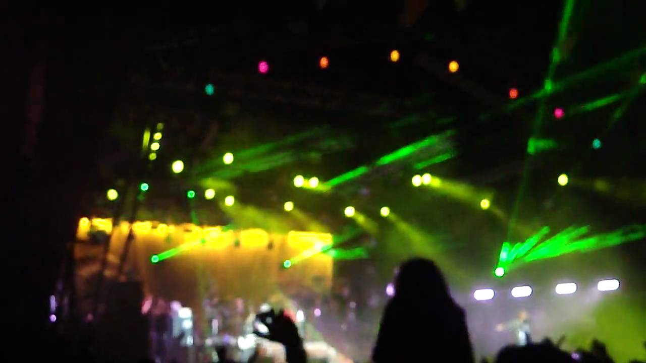 Dizzee Rascal - "Dance Wiv Me" - Live HD - YouTube