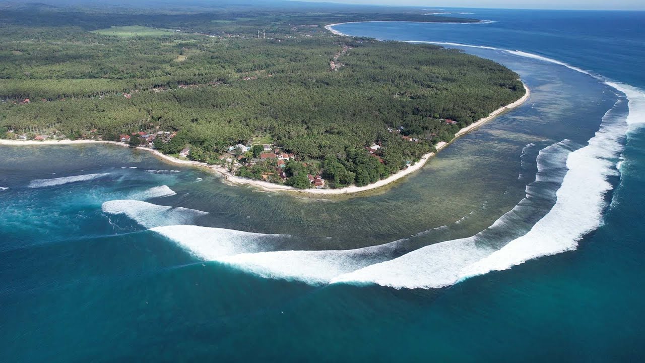 Surfing Sumatra | Vlog 3 - The Mandiri Beach Club “Surfing The Point ...