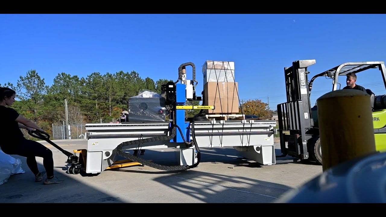 New Reptile Enclosure CNC Machine Delivery & First Start! - YouTube