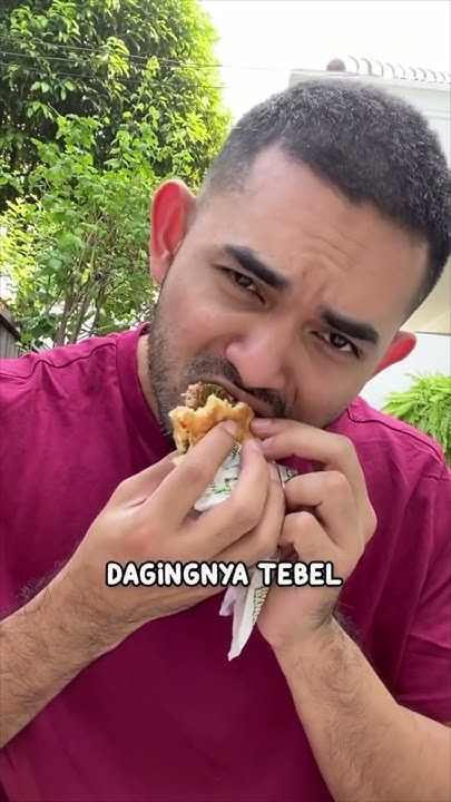 TEMENIN MAKAN BURGER YUK GUYS! #jajanan #food - YouTube