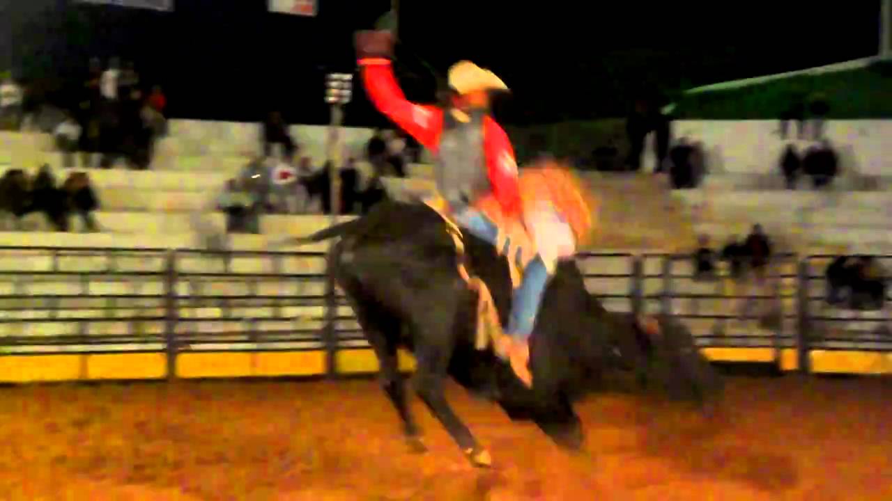 Rodeio Cordislandia 2010 - Robson Alvim x Dor de Dente.MP4 - YouTube