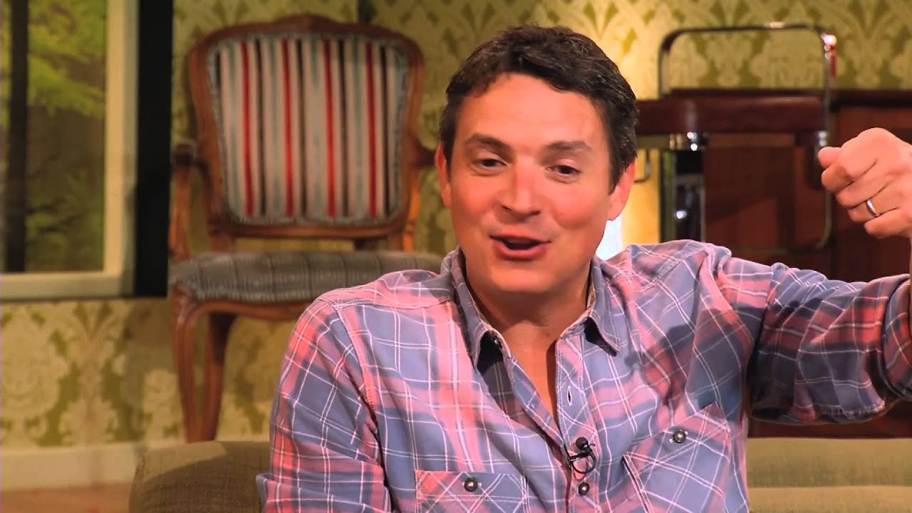 Hwb — Cyfweliad Iwan John Interview (20/10/13) - YouTube