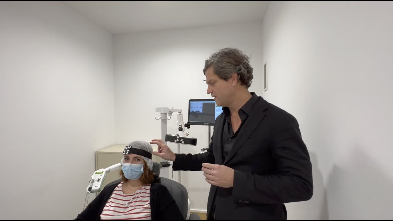 Présentation pratique de la rTMS dans le traitement de la douleur chronique - YouTube