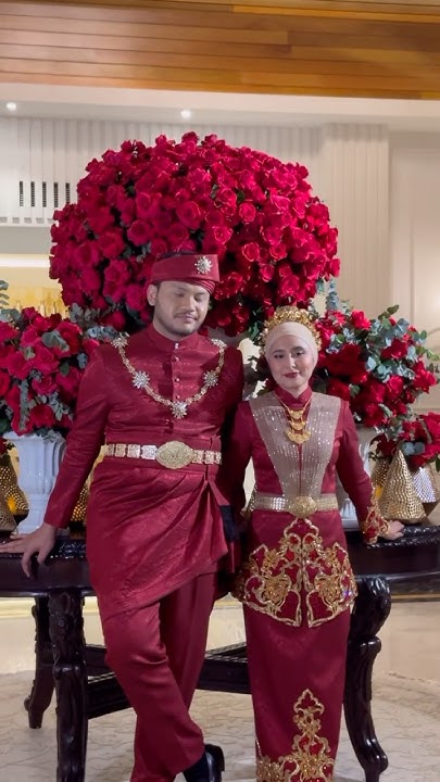 Istiadat Berinai Besar YM Raja Sarina & Firdaus di Istana Firuz , Perak - YouTube