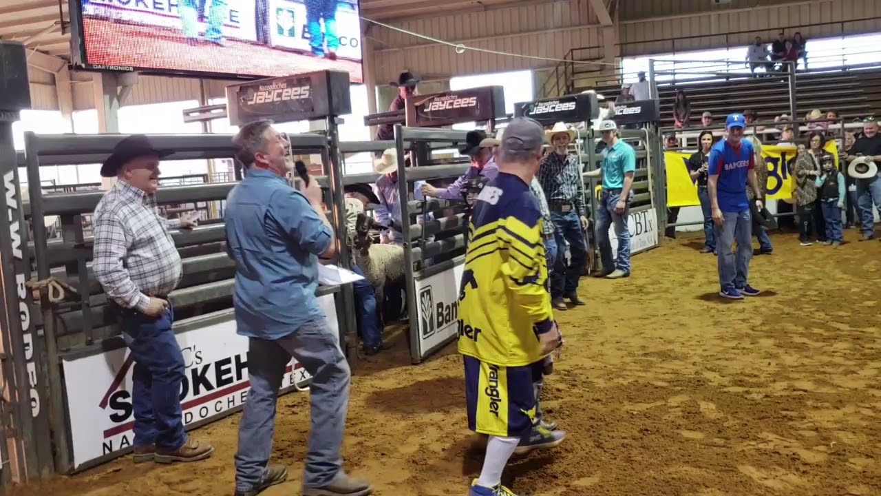 Friday night mutton bustin' at Nacogdoches Rodeo - YouTube