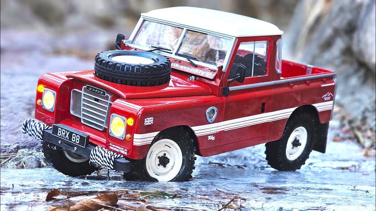 Boom Racing Land Rover® Series III 88 Pickup BRX02 88 - winter rock ...