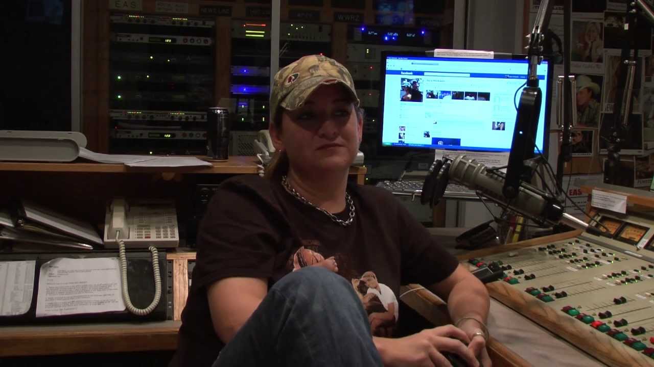 Sara Michaels: The Voice of The Porch - YouTube
