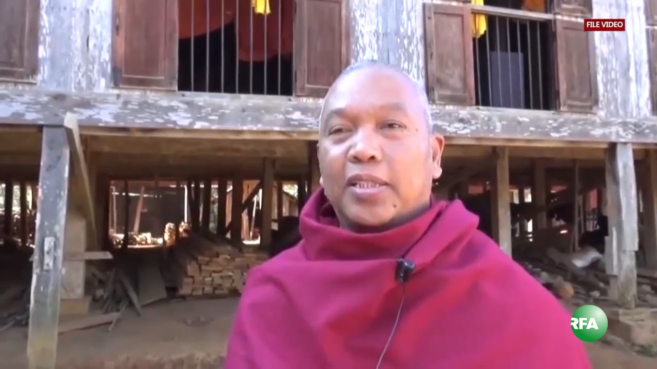 Residents protest against disrobing popular monk in Mogok - YouTube