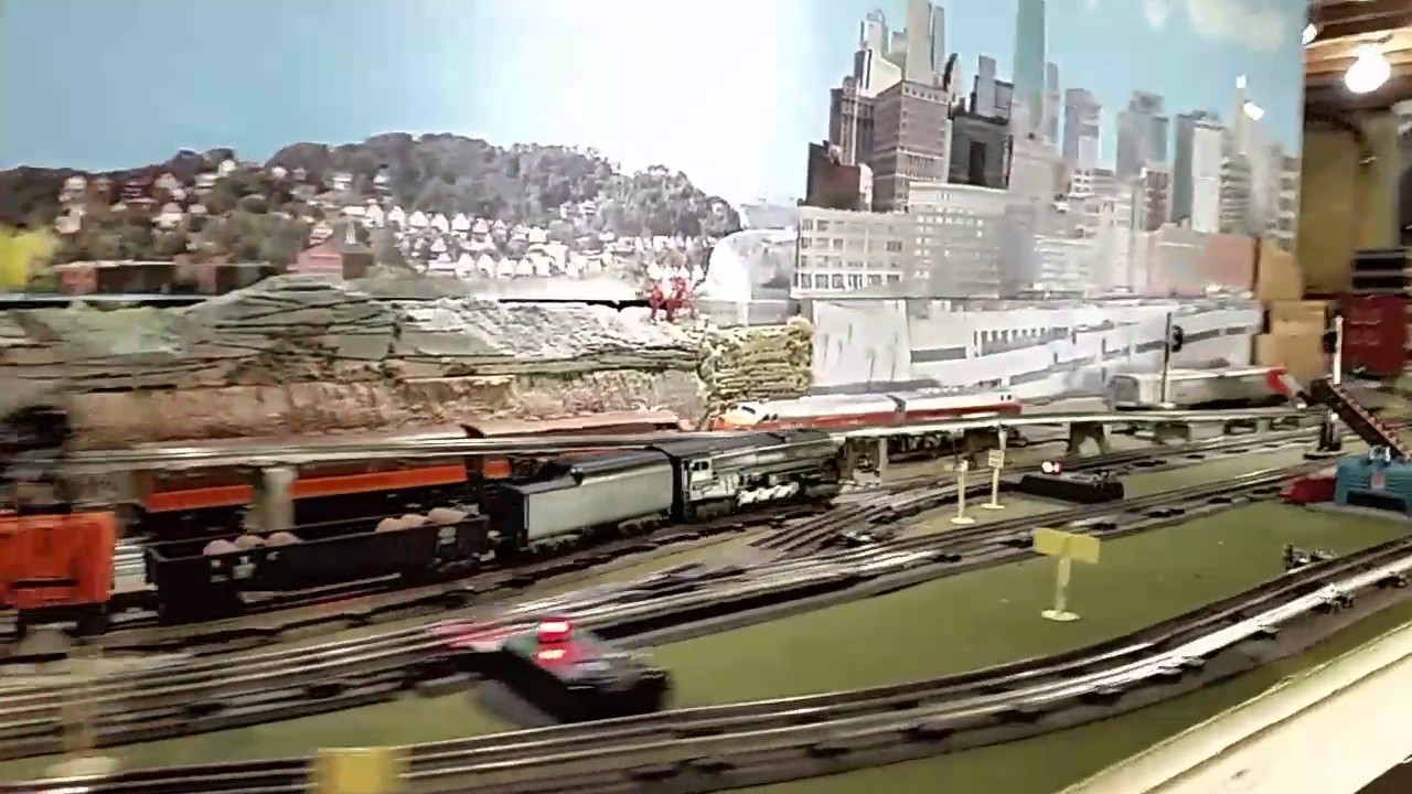 Lionel Trains Postwar Set - YouTube