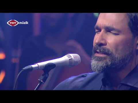 Uğur Işılak- Bir Tele Bakar