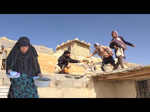 Grandma's successful step: The roof of the magical cave became thatched