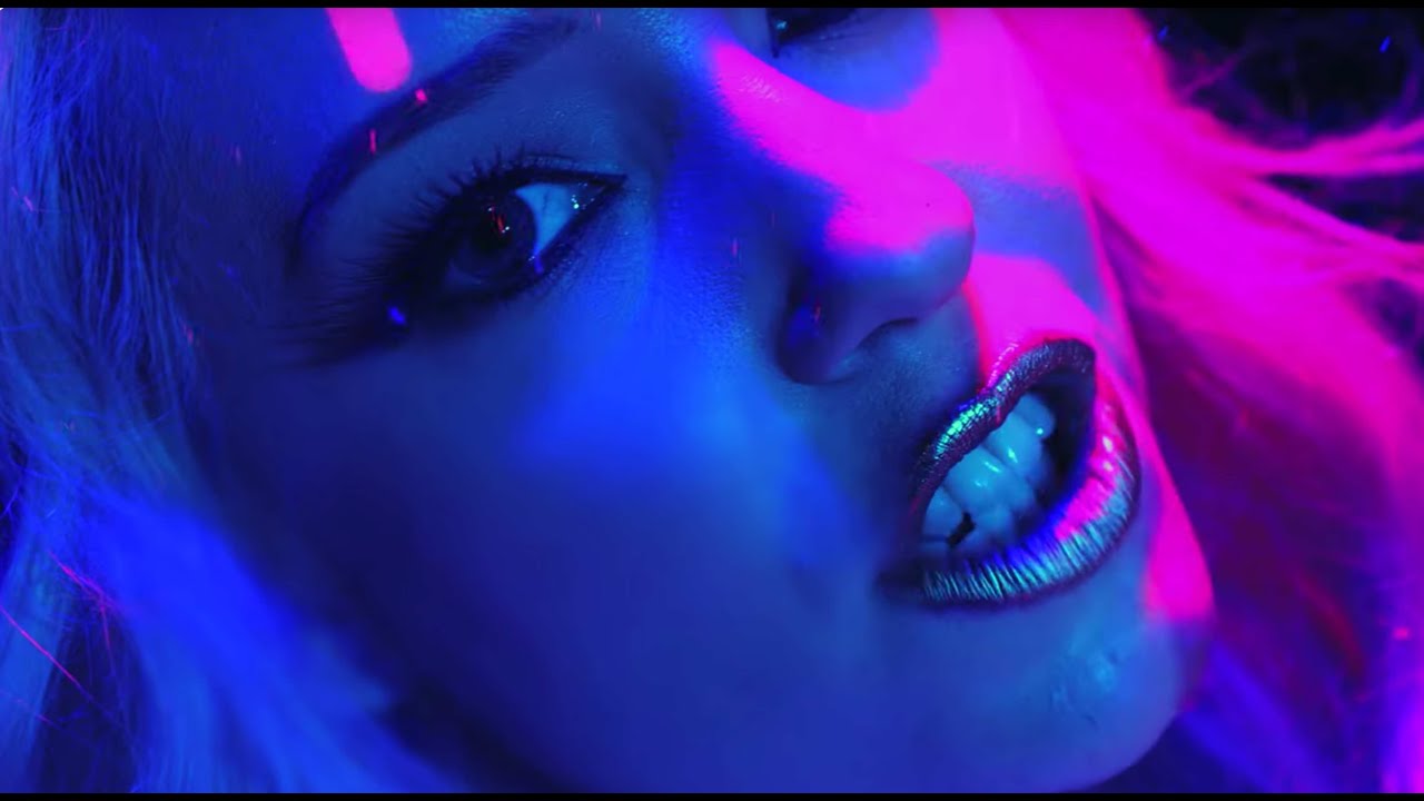 Brit Lee - Hunter (feat. StiltZ) - YouTube