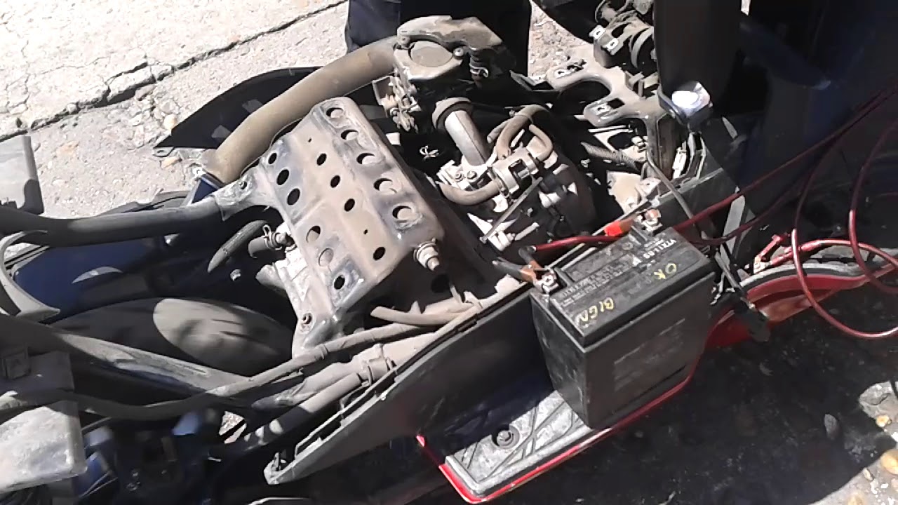 Comprobación motor burgman 150 2002 - 2007 F2623 - YouTube