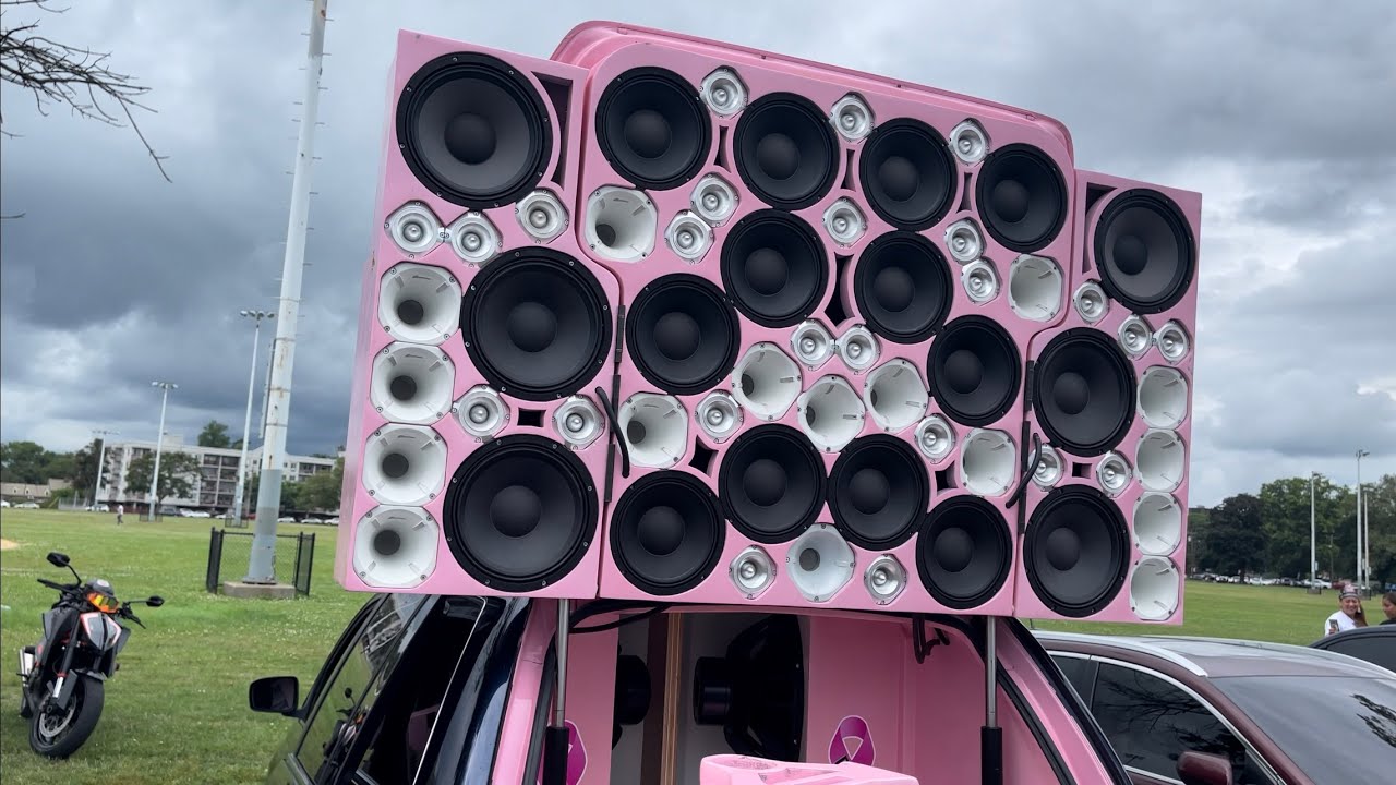 Puerto Rican Boom Box Speakers Are Extremely Loud !! - YouTube