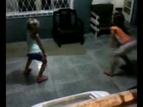 Julia e Duda as mini  funkerinhas