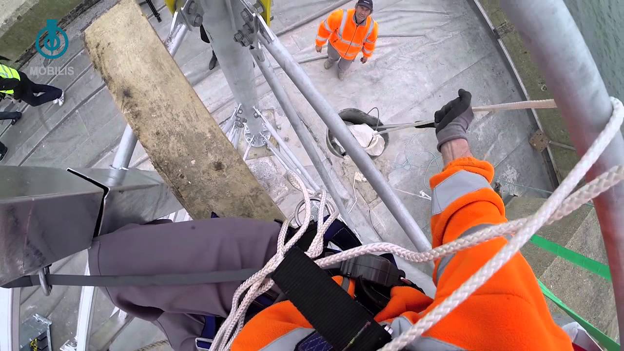 Pylon installation in Boulogne sur Mer - YouTube