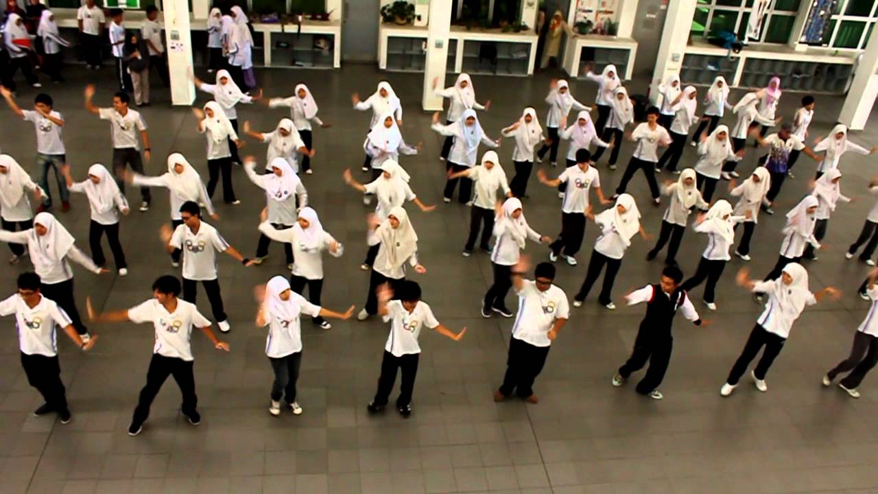 PraU3 2012 Flash Mob MSPSBS - YouTube