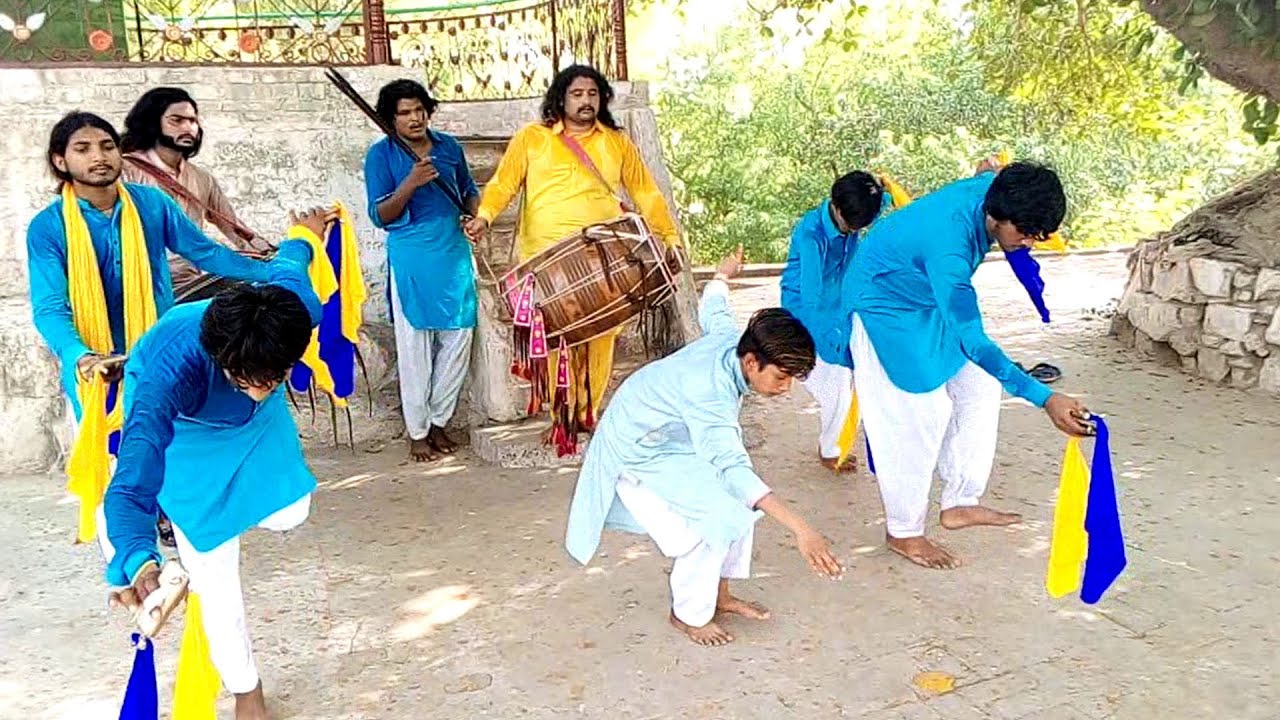 Classical Punjabi boys Dhol dance || Best Dhol Dancing on Dhol Beats ...