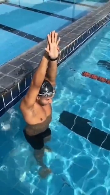 How to Stand in Deep Water Without Sinking – Beginner’s Guide - YouTube