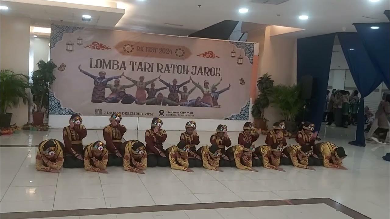 lomba tari ratoh jaroe SMPN 4 Jakarta pusat tim abu di seasons city - YouTube